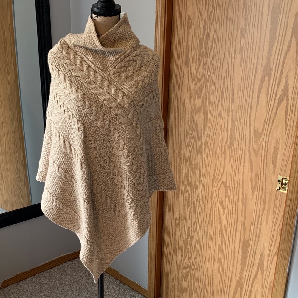Inis Crafts 100% Merino Wool Beige Poncho - Gem